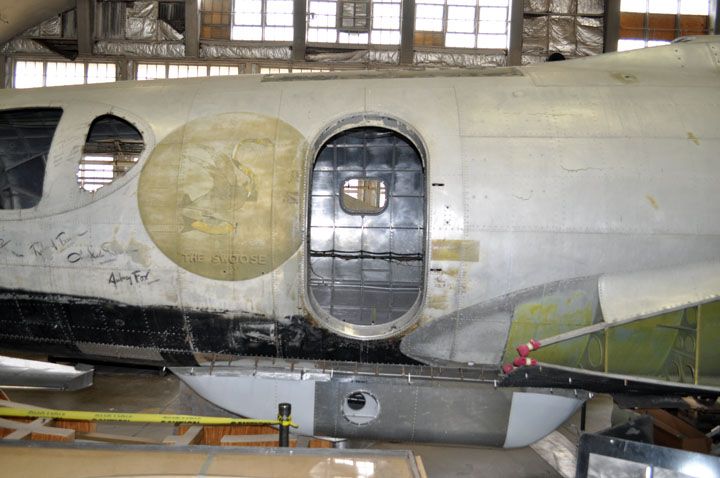 Walk around photos of B-17D 40-3097, The Swoose - Aircraft - IPMS/USA ...